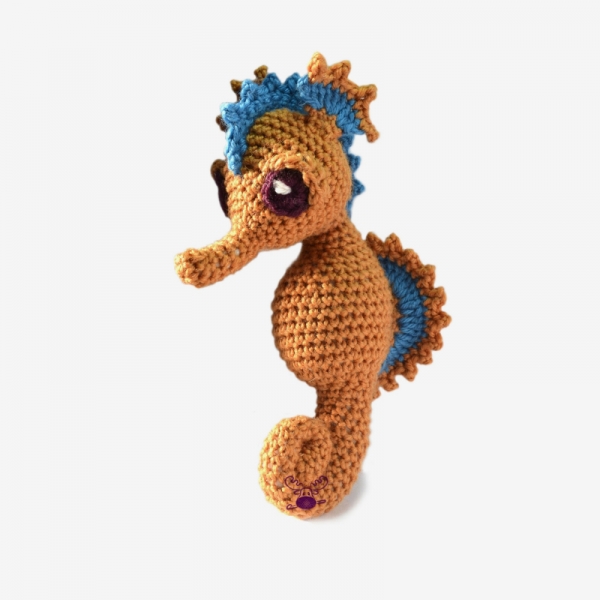 Josie the Seahorse amigurumi pattern - Amigurumi.com