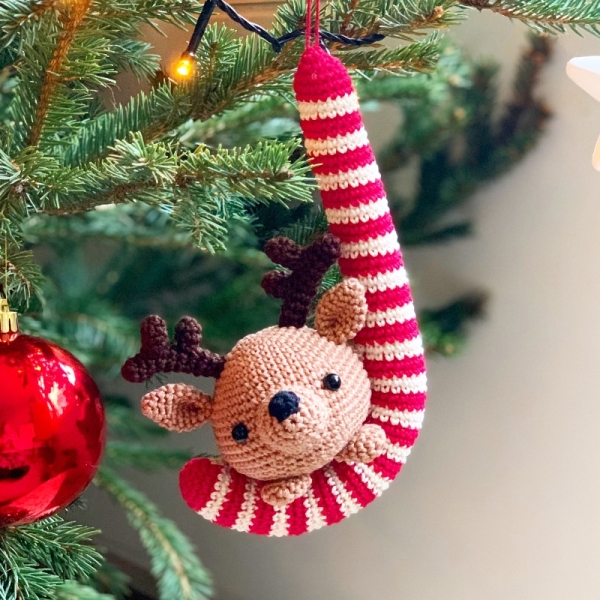 Reindeer on a candy cane Christmas ornament - Free amigurumi pattern
