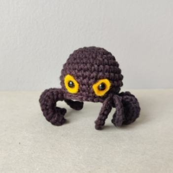 Tiny Spider amigurumi pattern - Amigurumi.com