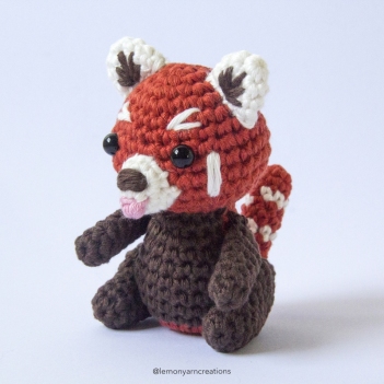 Ruby the Red Panda amigurumi pattern - Amigurumi.com
