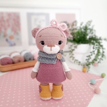 Tilly the Bear amigurumi pattern - Amigurumi.com