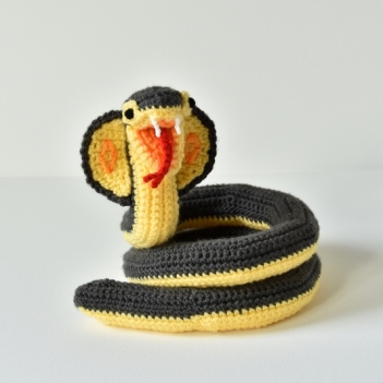 Cobra, King of Snakes amigurumi pattern - Amigurumi.com