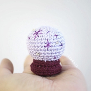 Crystal ball - Free amigurumi pattern