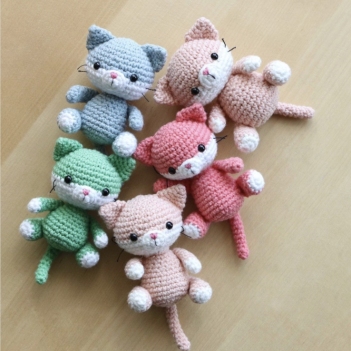 Small kitty - Free amigurumi pattern