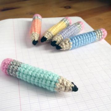 Tiny pencils - Free amigurumi pattern