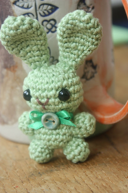 Tiny Bunny amigurumi pattern - Amigurumi.com